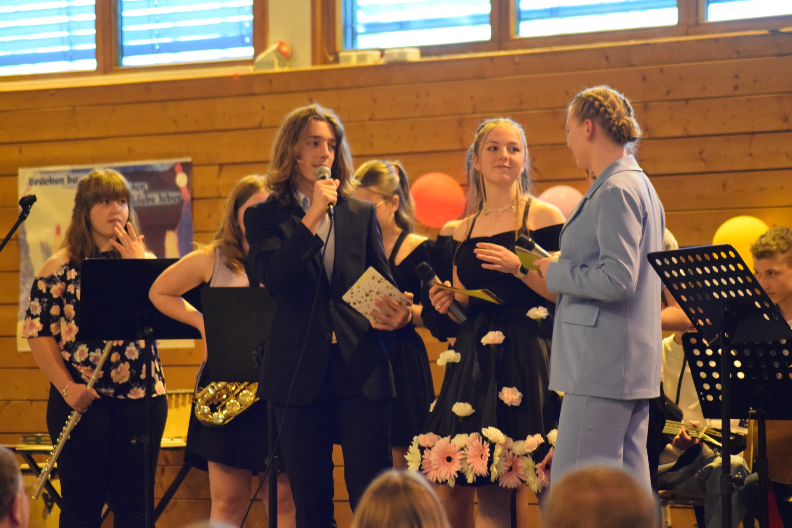 Bunter Abend der Realschule Oberding - Oberdinger Kurier