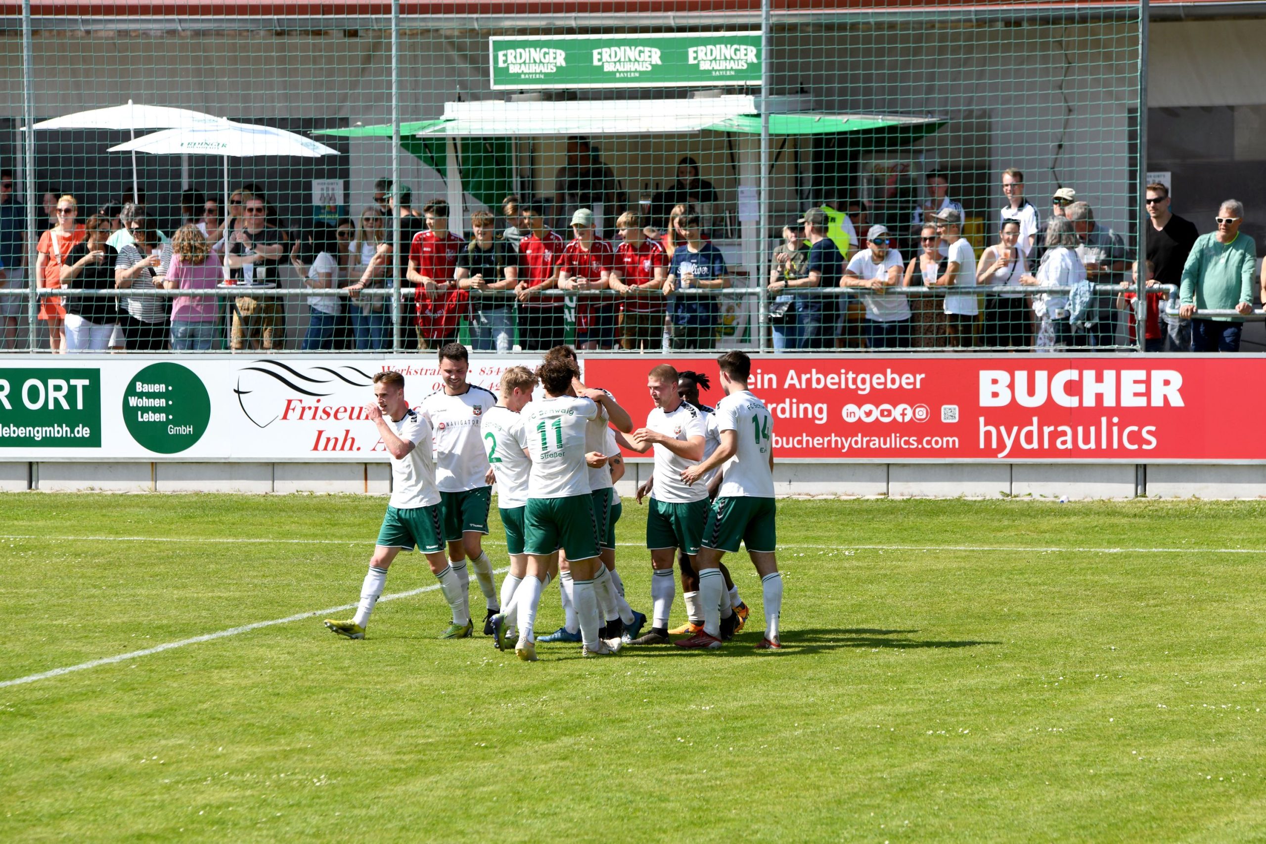 FC Schwaig feiert mit 500 Fans - Oberdinger Kurier